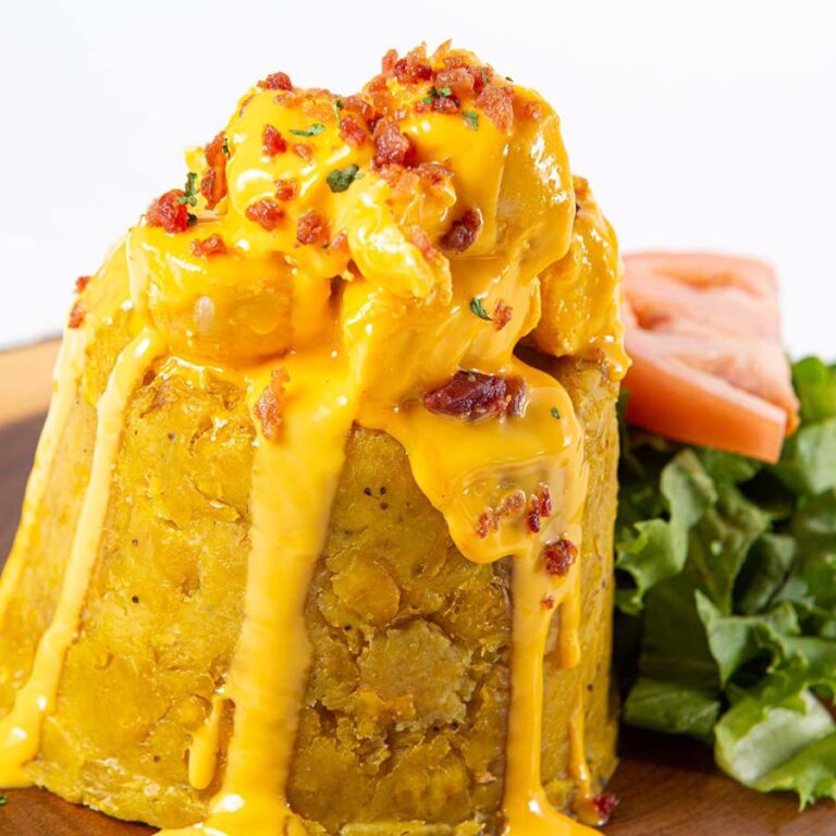 Mofongo Relleno de Pollo - Entrega'o